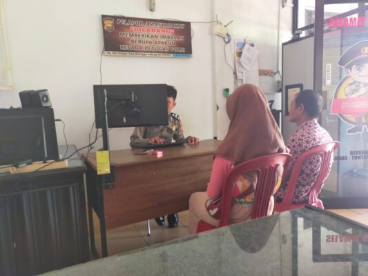 Sebar Foto Bugil, Oknum Pemuda Seginim Dilaporkan ke Polisi - dclick